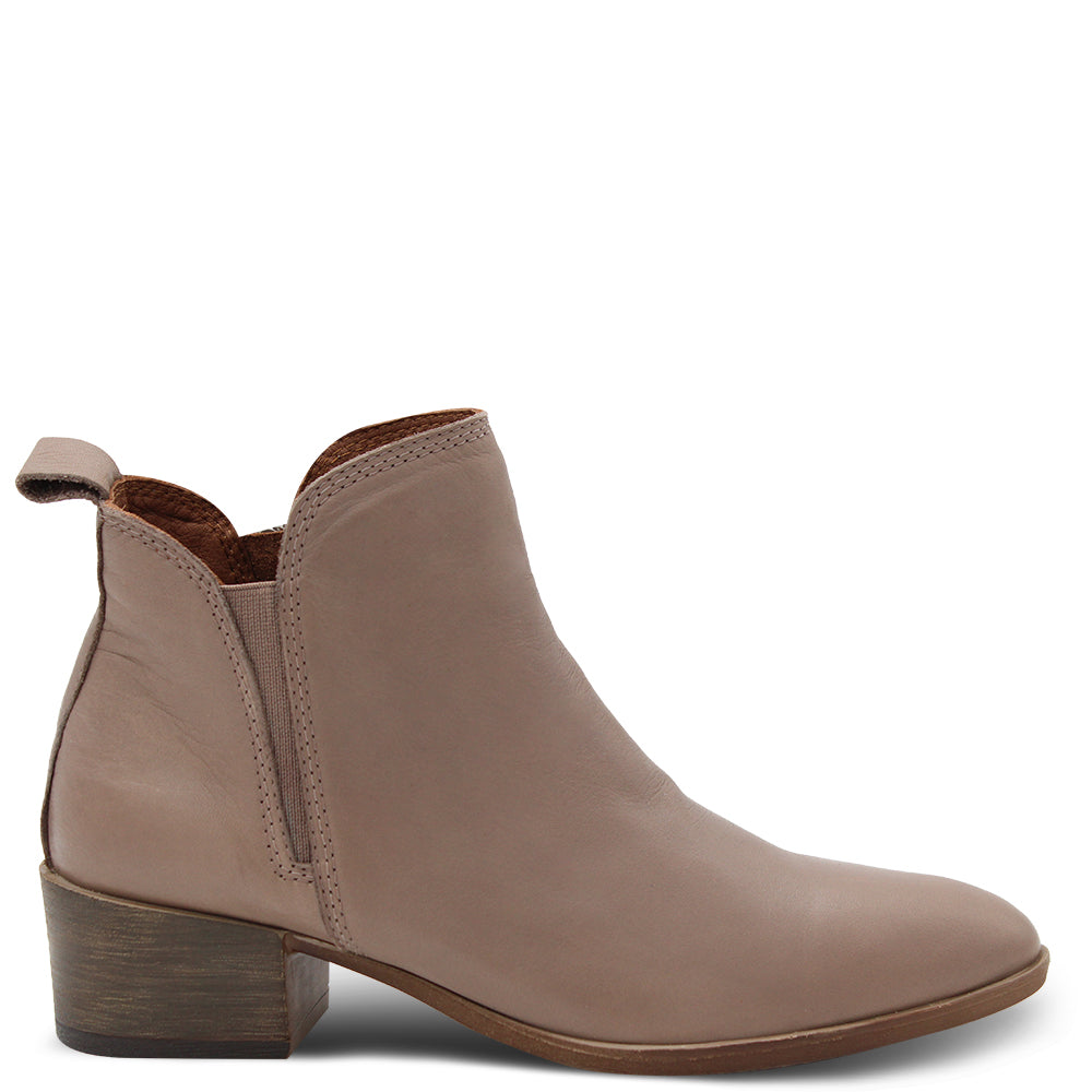 Bueno Silo Women's Low Heel Ankle Boots - Leather Boots Online ...